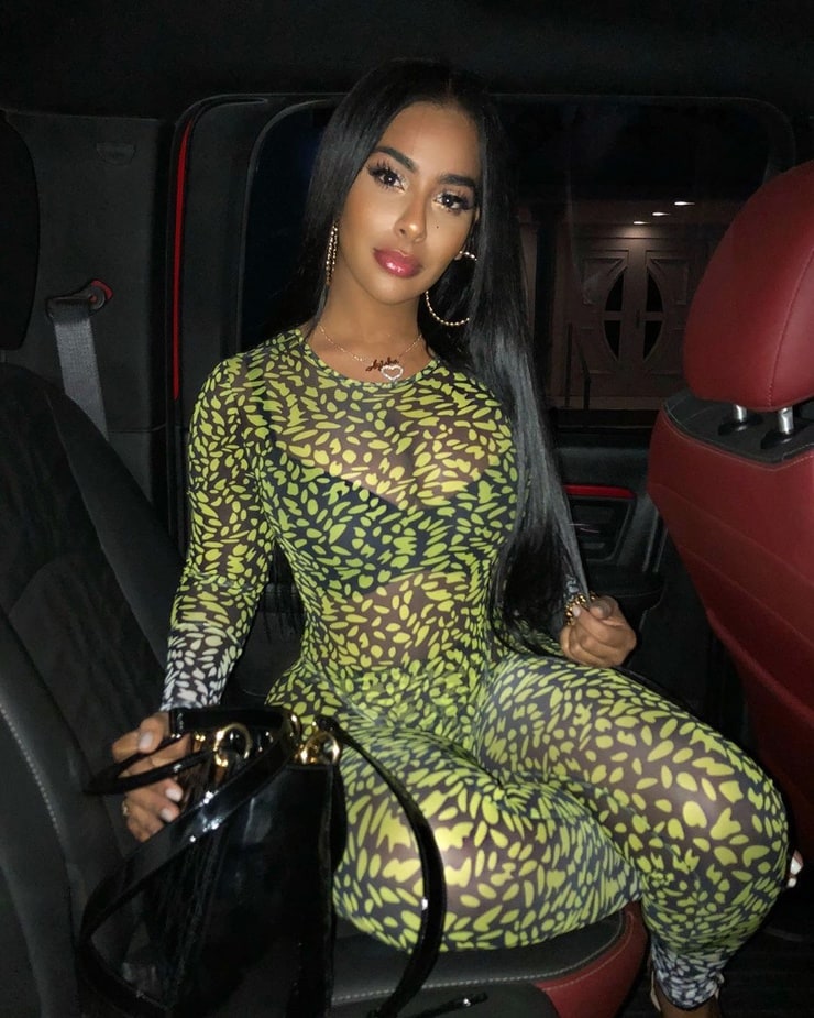 Ayisha Diaz Pictures Hotness Rating Unrated